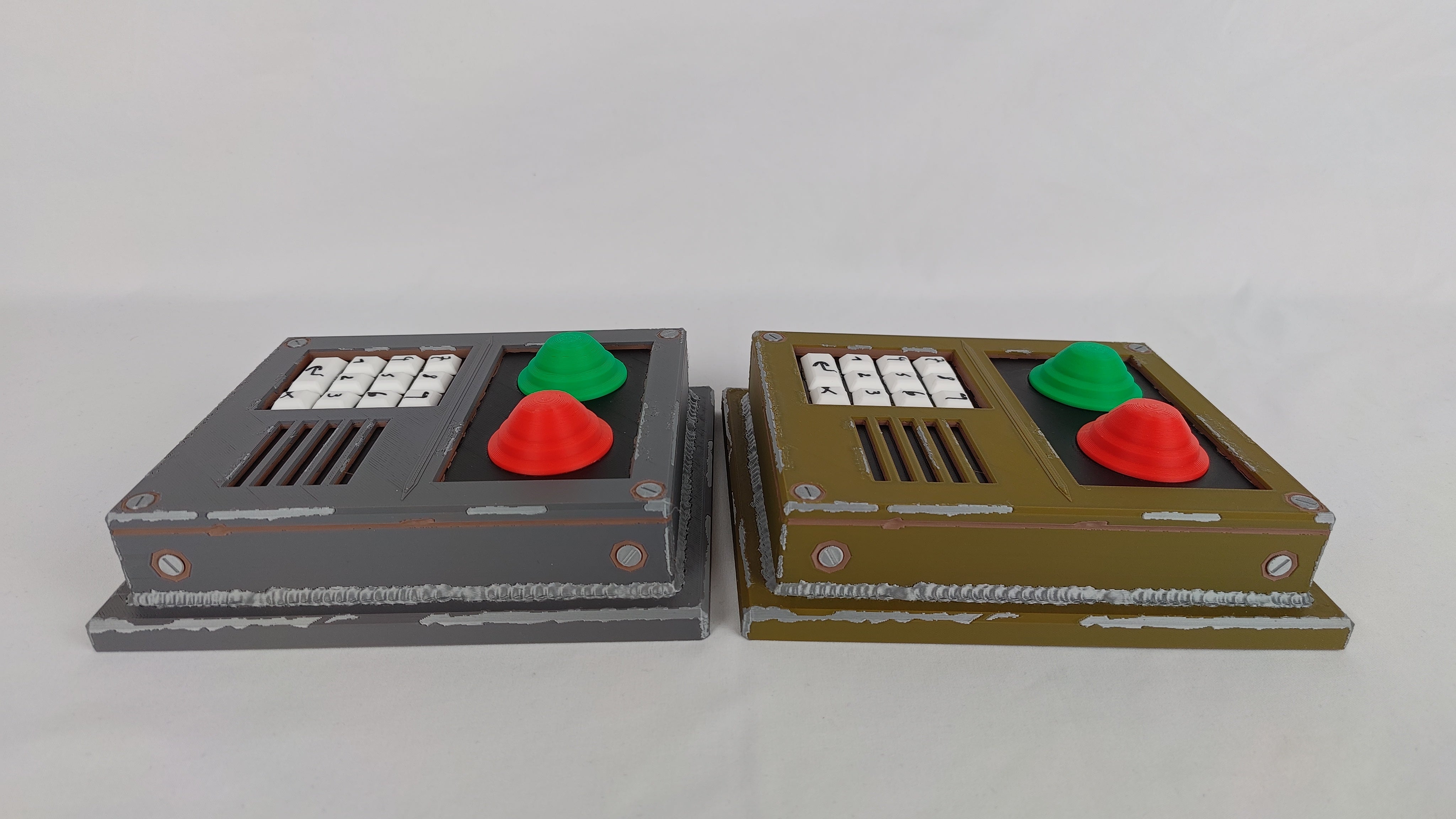 Rust Life-Size Code Lock Prop – DirtMerch