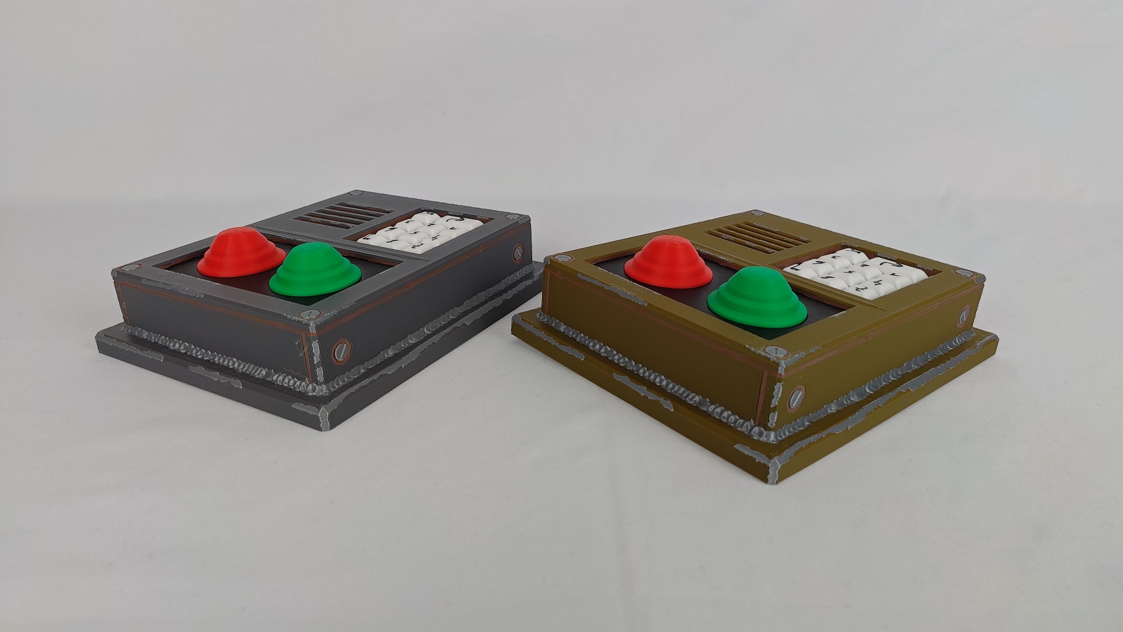 Rust Life-Size Code Lock Prop – DirtMerch